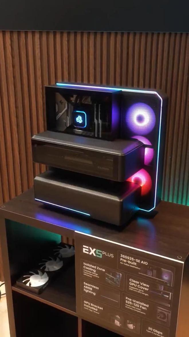 追风者展出EX家族半开放式机箱-新摄会_华商网数码